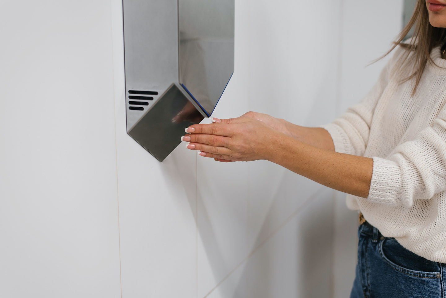 Paper Towels vs Hand Dryers - Maintenance One